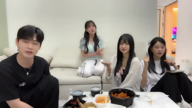 [더케이] 오늘 직프에요 여러분 출근풍 구해욤 ., | SOOP VOD