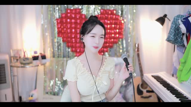 웃찌이:) 아이유 - Love wins all | SOOP VOD