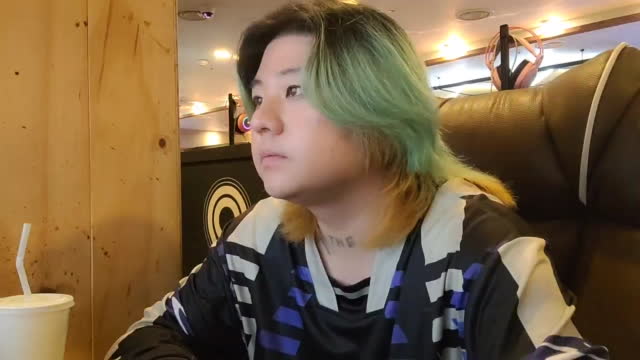 패션아티스트 어디로갈까 7화 장마철 비오는날 정육점이 있는 피시방 삽겹살 먹방 리액션맞즐맞팬맞추환영고정시청자 들어오세요