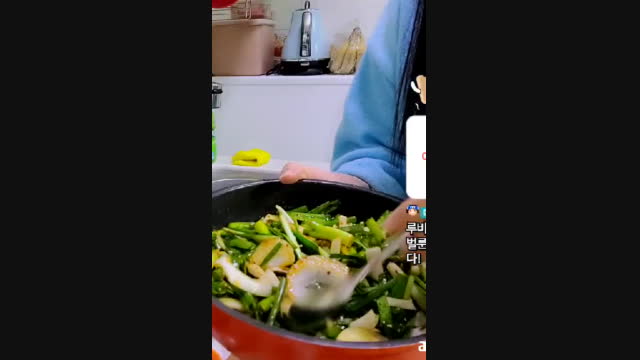 캐치 여캠 달려가영ㅋㅋ 방콕포차엽기먹방 공포흉가bj생방송별난포차파절이양념 고기랑같이 드셔보셔요굿굿굿돼지귀때기주물럭