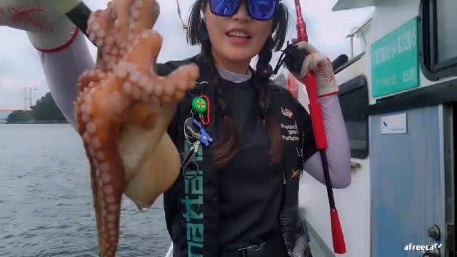 캐치 이건 머 쭈꾸미 아니냐 9수 문어 삼천포 창남호 낚시 바다 선상 루어 여낚비 마탄자 카이루소
