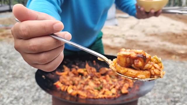 캐치 몰래 먹는 솥뚜껑 핵매운 뒷고기오징어볶음 드가자 전남 여수 순천 시골 먹방 쿡방 힐링 아프리카tv Vod