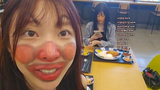 캐치 서로 놀라는거 개웃기네ㅋㅋㅋ이 얼굴은 못 이겨욬ㅋㅋㅋ 냥금이 뽀렌즈 Mt가요 분장하고ㅋ 인생이란